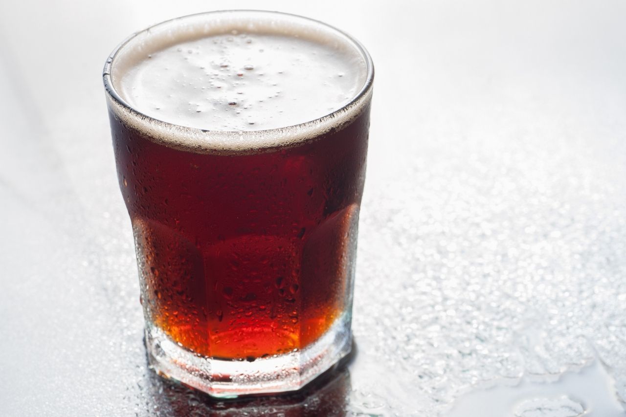 Modelo Negra Review: The Dark Mexican Beer That Tastes So Different