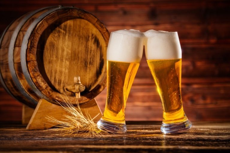Vanilla Cream Ale Recipe: How To Brew It Yourself at Home, Hassle-free