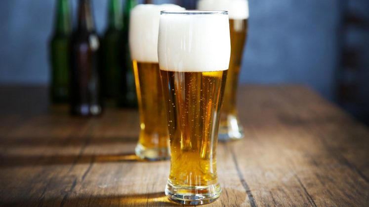 Best American Lager: Top 20 Lagers + Drinking Tips