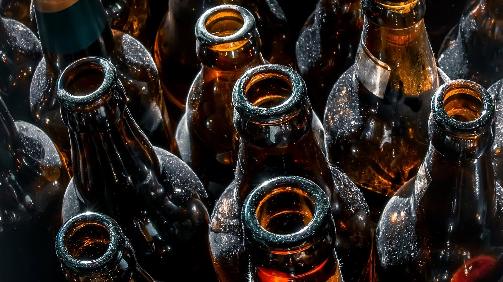 How to Remove Beer Bottle Labels Effectively and Safely for Reuse
