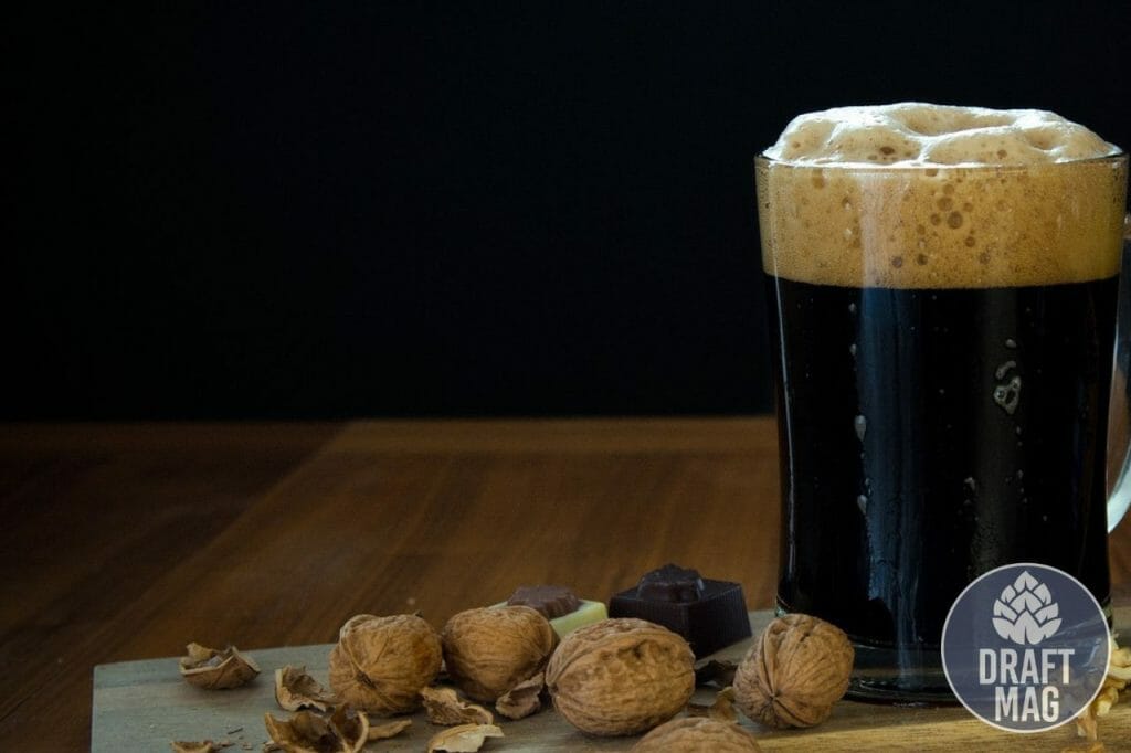 Modelo Negra Review: The Dark Mexican Beer That Tastes So Different