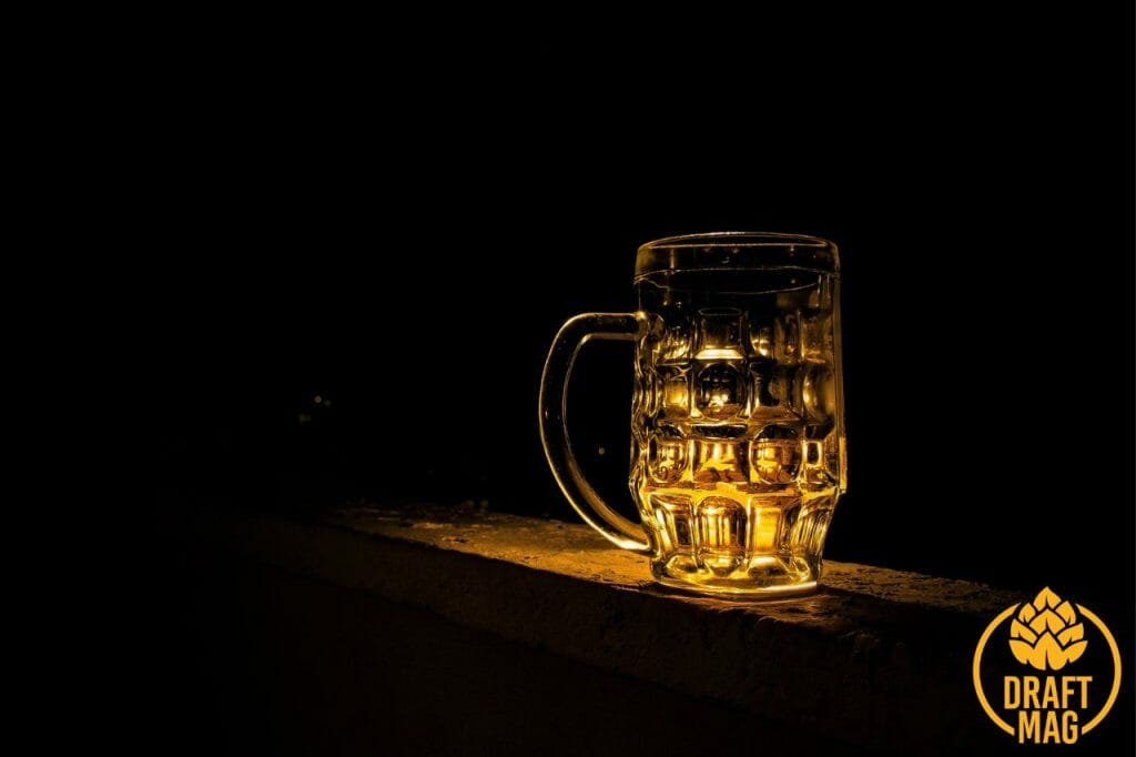 What Does Beer Smell Like? A Guide to the Most Common Beer Aromas